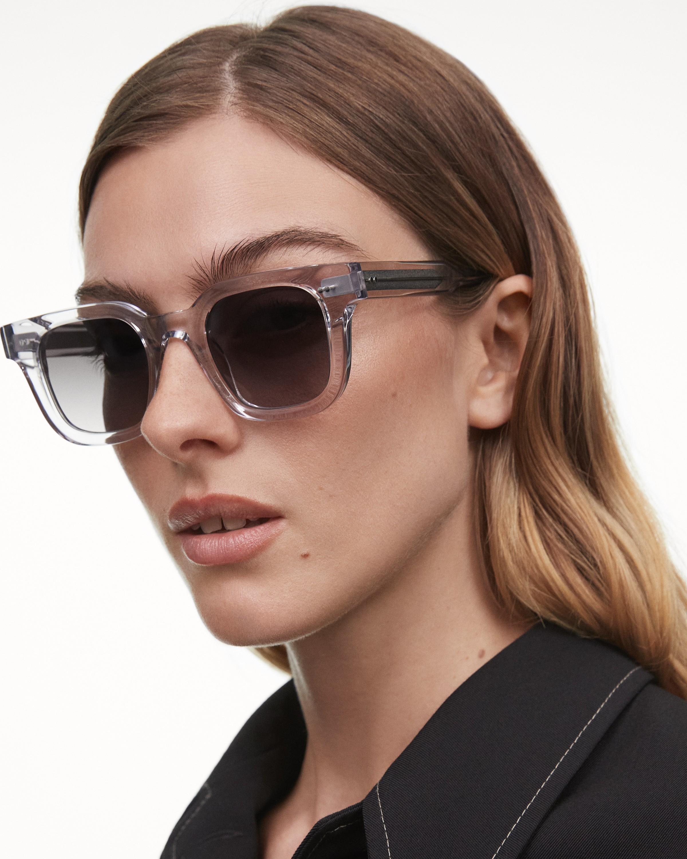 04 Grey Sunglasses - CHIMI