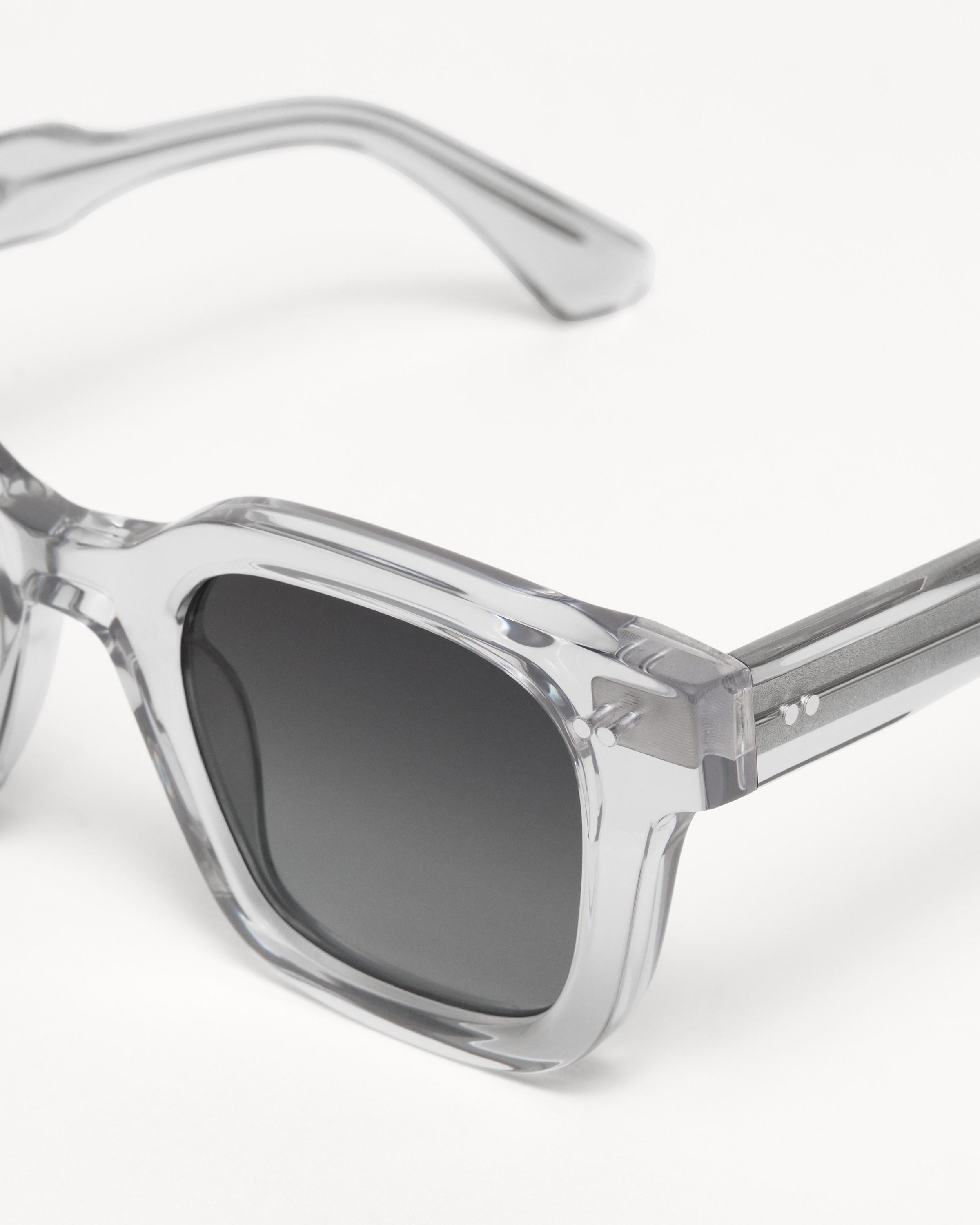 04 Grey Sunglasses - CHIMI